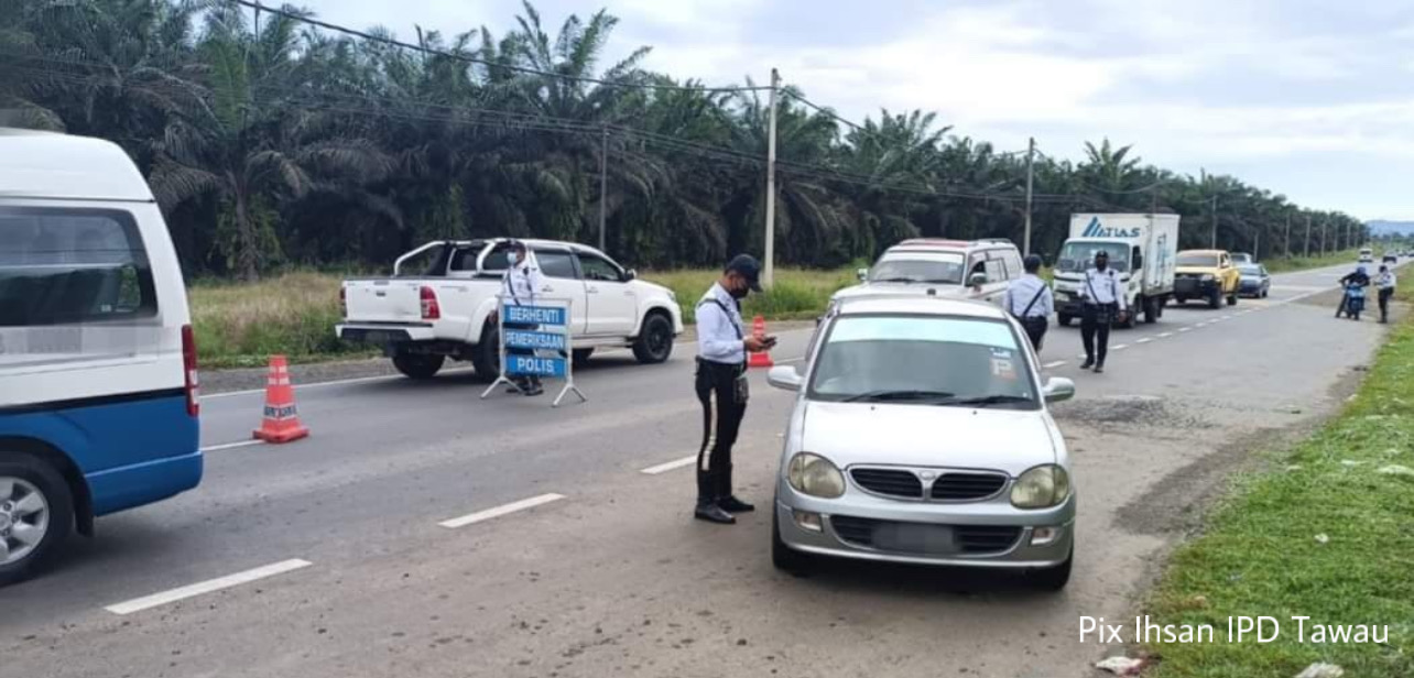 Operasi kesan penggunaan telefon bimbit ketika memandu