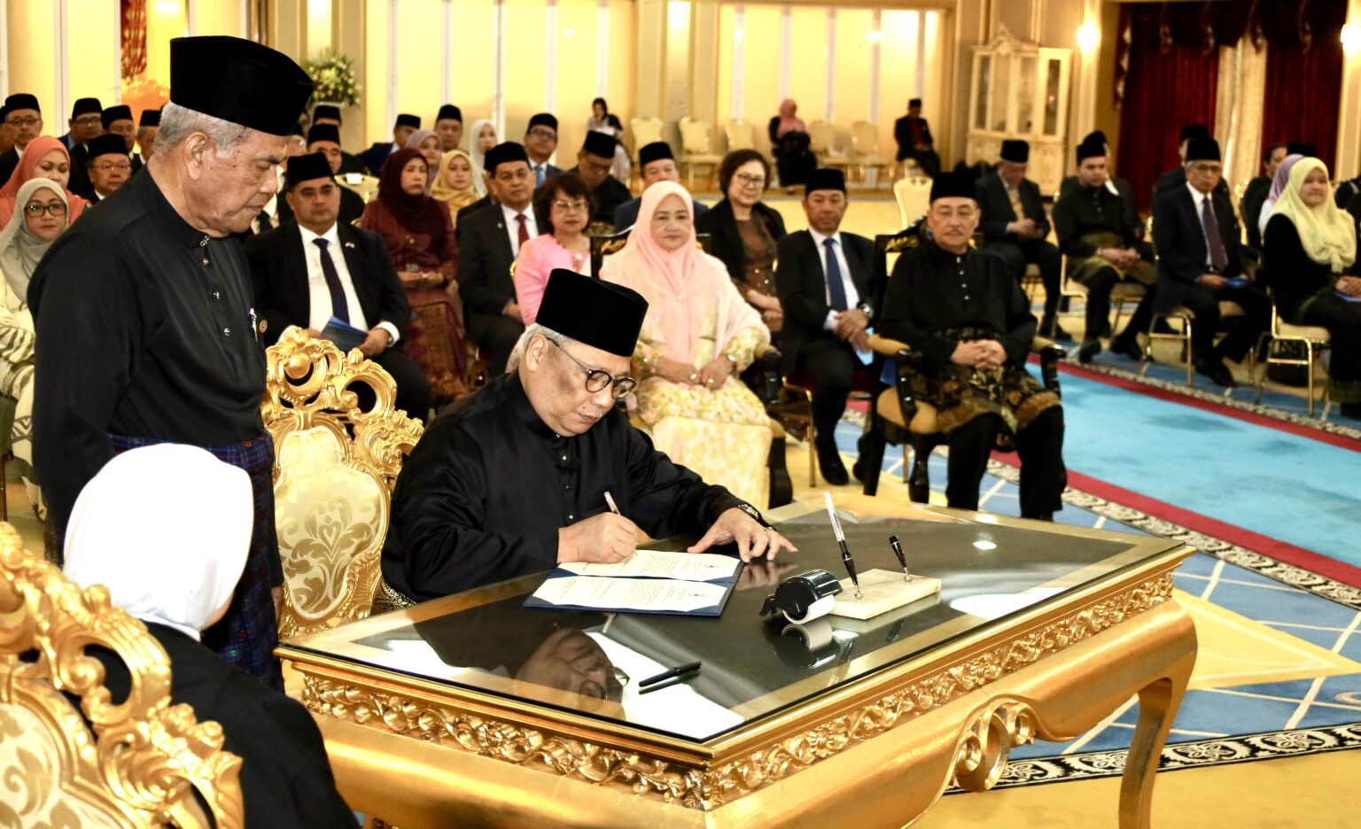 Datuk Seri Panglima Kadzim M Yahya dilantik semula sebagai Speaker ...